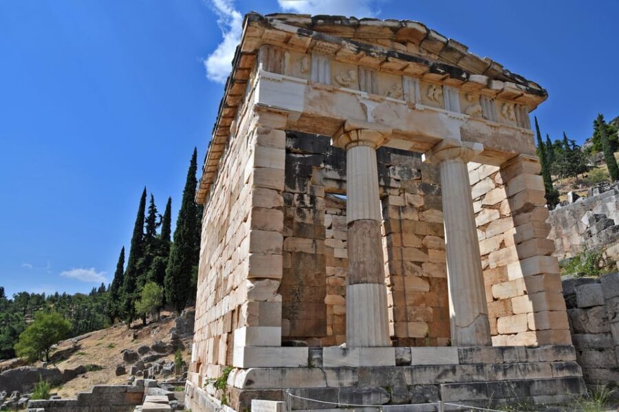 From Athens: Delphi and Osios Loukas Monastery Day Trip - Who Will Love This Tour?