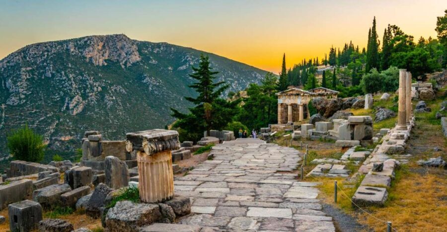 From Athens: Temple of Apollo and Oracle Delphi Day Trip - Exploring the Highlights of the Delphi Day Trip