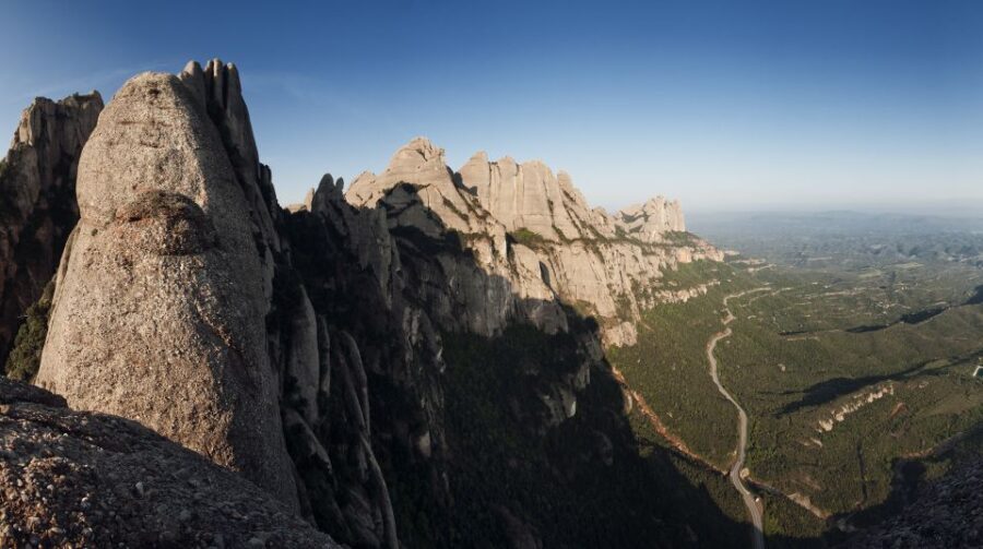 From Barcelona: Montserrat Full-Day Trip with Guided Hike - The Itinerary: What You Can Expect