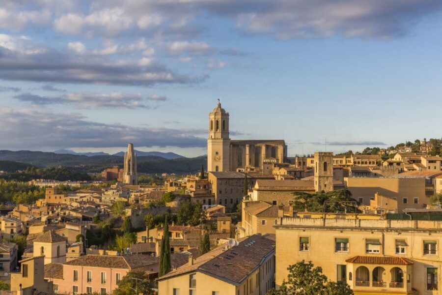 From Barcelona: Private Full-Day Girona & Sitges Guided Tour - The Itinerary in Detail: What You’ll Experience