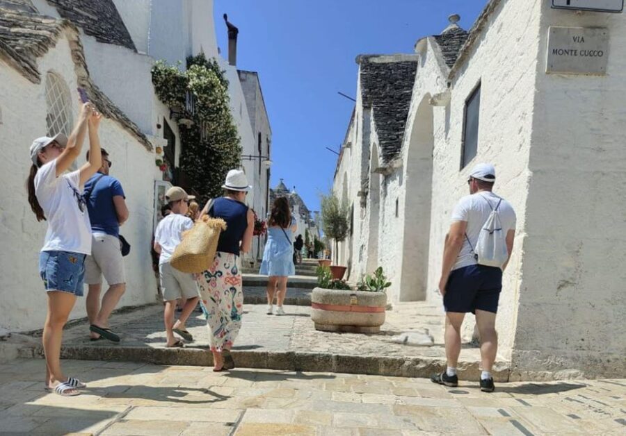 From Brindisi: Alberobello, Ostuni, Locorotondo, & Aperitif - Why This Tour Works Well