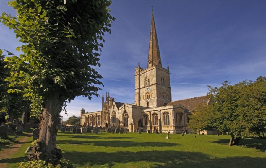 From Bristol: Oxford and the Cotswolds Full-Day Tour - Exploring Oxford: Spires and Stories