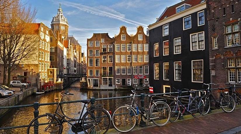 From Brussels: Day Trip to Amsterdam with Canal Boat Cruise - Authentic Experiences and What Travelers Say