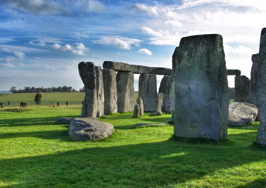 From Cambridge: Guided Day Tour to Bath and Stonehenge - Transportation and Group Size