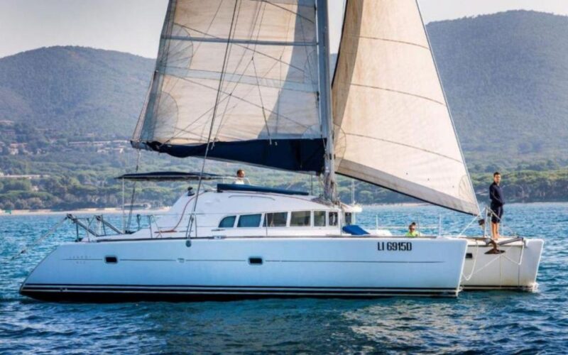 From Cannigione: Catamaran tour among La Maddalena islands - Key Points