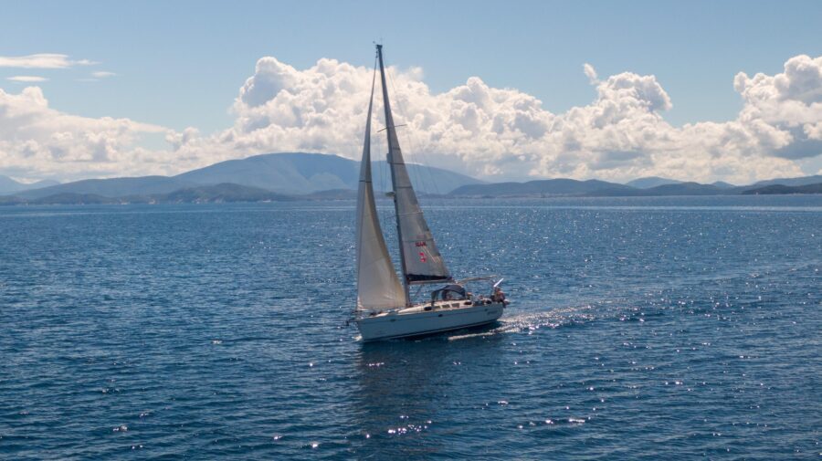 From Cannigione: Sailboat tour of La Maddalena Arcipelago - The Sum Up