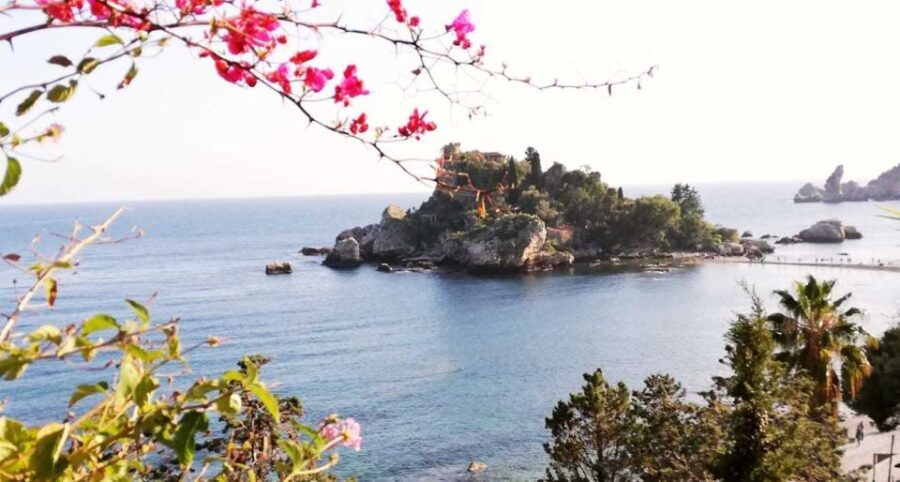 From Catania: White Lotus tour Taormina, Castelmola & Naxos - The Itinerary in Detail