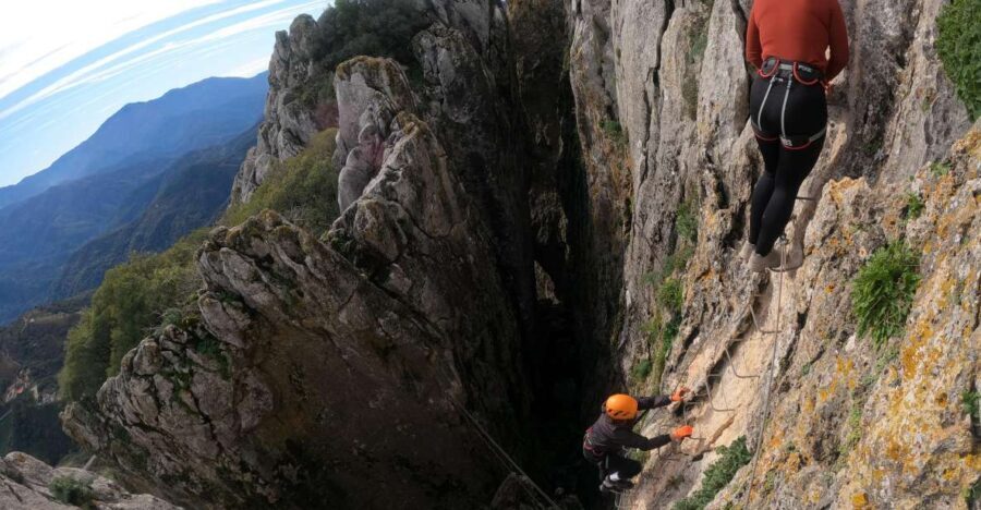 From Estepona: Vía Ferrata de Benalauria climbing tour - The Itinerary in Detail