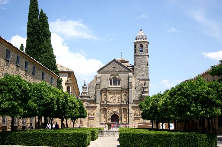 From Granada: Úbeda and Baeza Day Trip - Exploring Úbeda and Baeza: An Architectural and Cultural Treasure Hunt