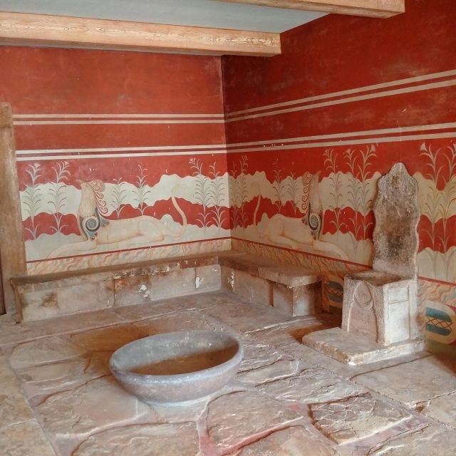 From Heraklion: Knossos Palace Entry Ticket and Private Tour - The Itinerary: What to Expect