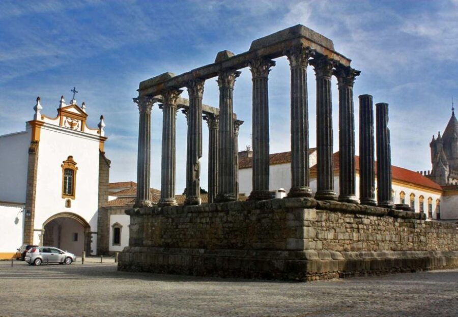 From Lisbon: Évora Tour with Wine Tasting included - Transportation and group size