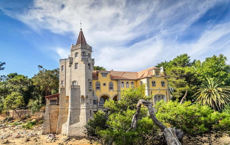 From Lisbon: Sintra Cascais Guided Tour with a Local Expert - Who Should Consider This Tour?