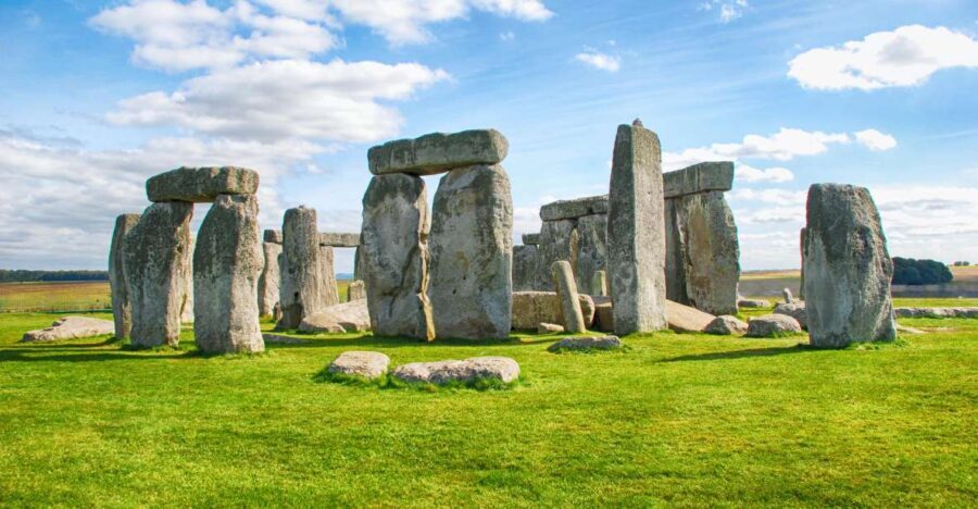 From London: Private Trip to Stonehenge with Hotel Transfer - The Itinerary Breakdown