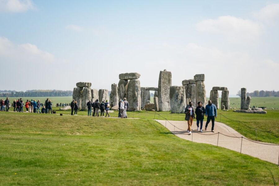 From London: Stonehenge Half-Day Trip with Snack Pack Option - Arriving at Stonehenge: What to Expect