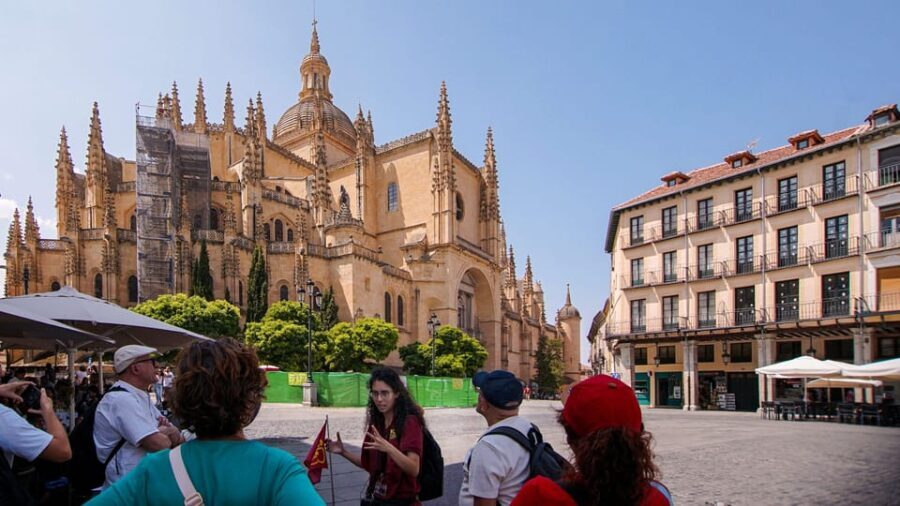 From Madrid: Guided Day Trip to Segovia, optional Alcázar - Free Time and Return Journey