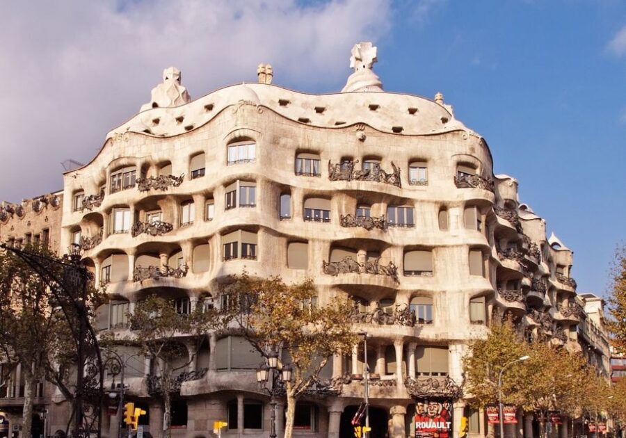From Madrid: The Best of Barcelona in One Day - Exploring the Gothic Quarter