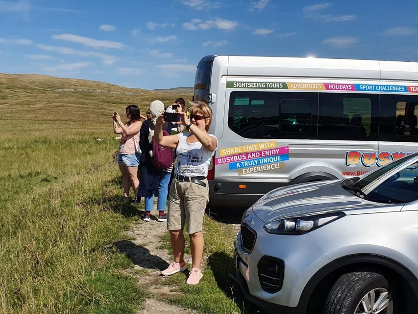 From Manchester: Yorkshire Sightseeing Day Trip - Transportation and Group Size