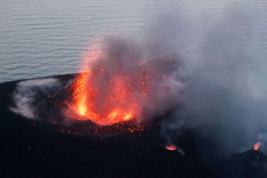 From Milazzo: Panarea and Stromboli Boat Trip by Night - Key Points