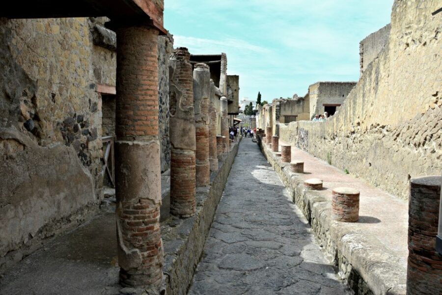 From Naples: 2-Hour Herculaneum Kid-Friendly Tour - Why This Tour Stands Out