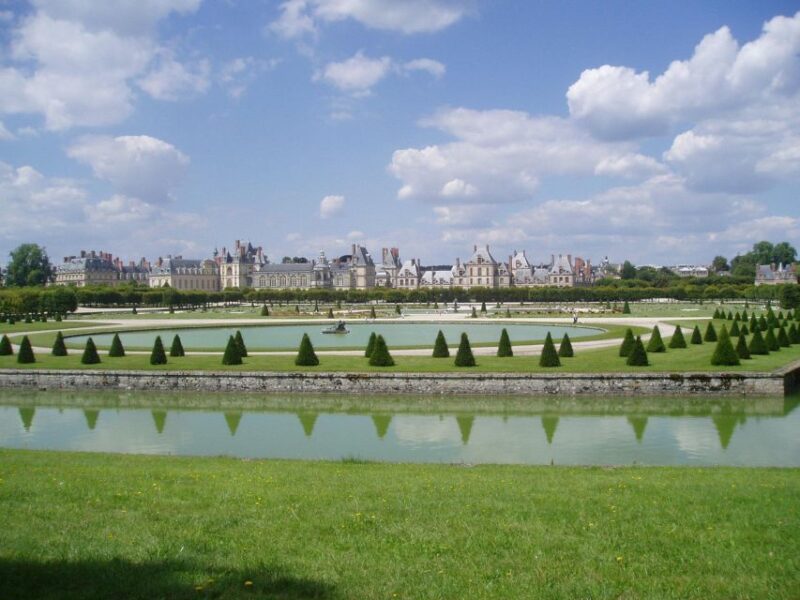 From Paris: Château de Fontaine bleau & Vaux-le-Vicomte - An In-Depth Look at Your Day Trip from Paris