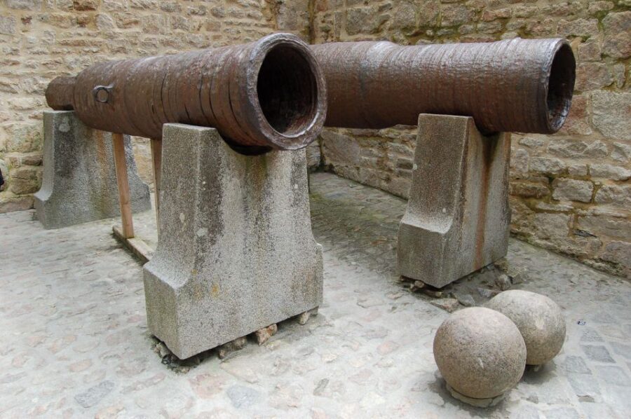 From Paris: Private Mont St-Michel and Honfleur Day Tour - A Stroll through Honfleur: Artistic Charm and Seaside Serenity