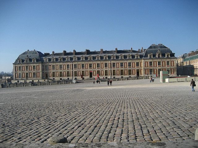 From Paris: Versailles Guided Tour by Deluxe Minibus - A Closer Look at the Experience