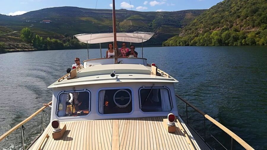 From Pinhão: Private Yacht Cruise along the Douro River - Detailed Breakdown of the Experience