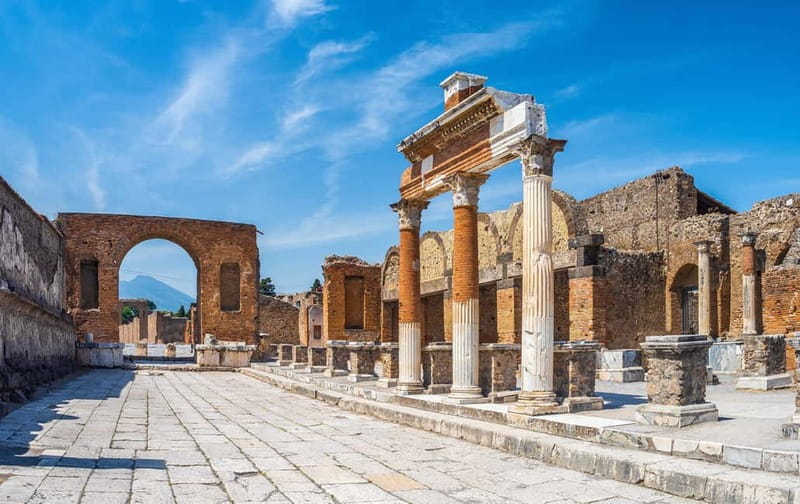 From Rome: Pompeii and Vesuvius with lunch - Key Points