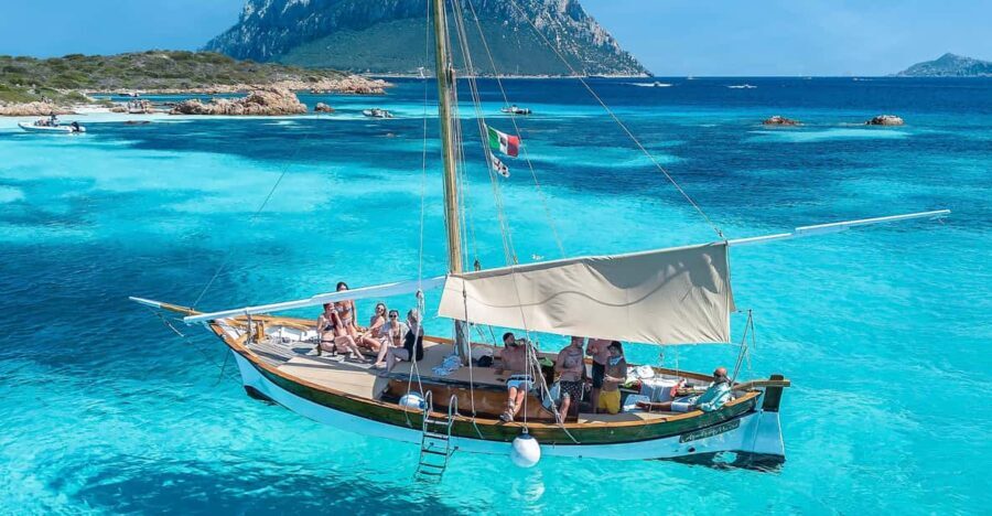 From San Paolo: Tavolara and Molara Island Cruise with Lunch