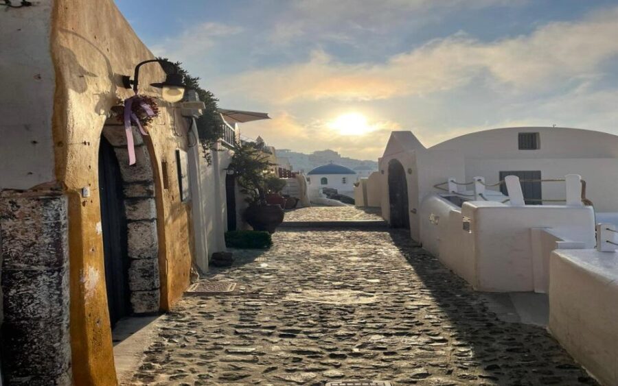 From Santorini: Guided Oia Morning Tour with Breakfast - The Highlights of the Tour
