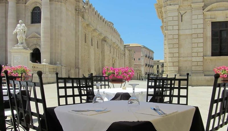 From Taormina: Syracuse and Noto Guided Day Trip by Bus - Detailed Breakdown of the Itinerary