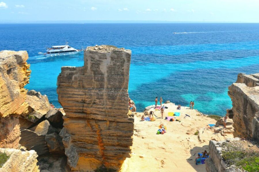 From Trapani: Cruise to Favignana and Levanzo with lunch - The Itinerary in Detail