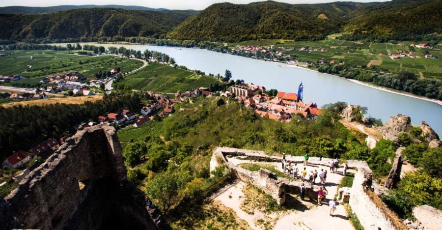 From Vienna: Wachau Valley Day Tour with Wine Tasting - What Makes This Tour Stand Out?