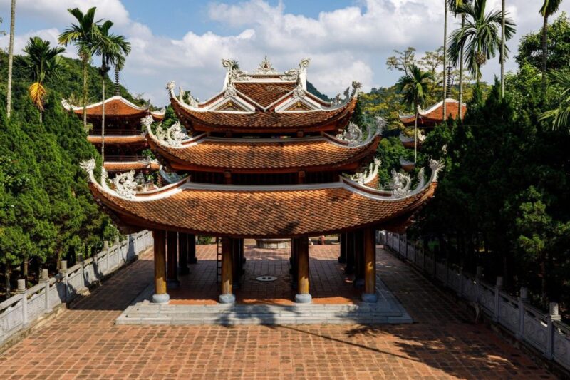 Full Day Tour to Perfume Pagoda with Traditional Boat Ride - A Closer Look at the Itinerary and Experience
