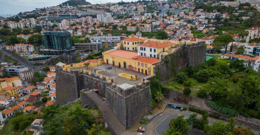 Funchal : 1 hour City Tour by Tuk-Tuk - Why This Tour Works Well