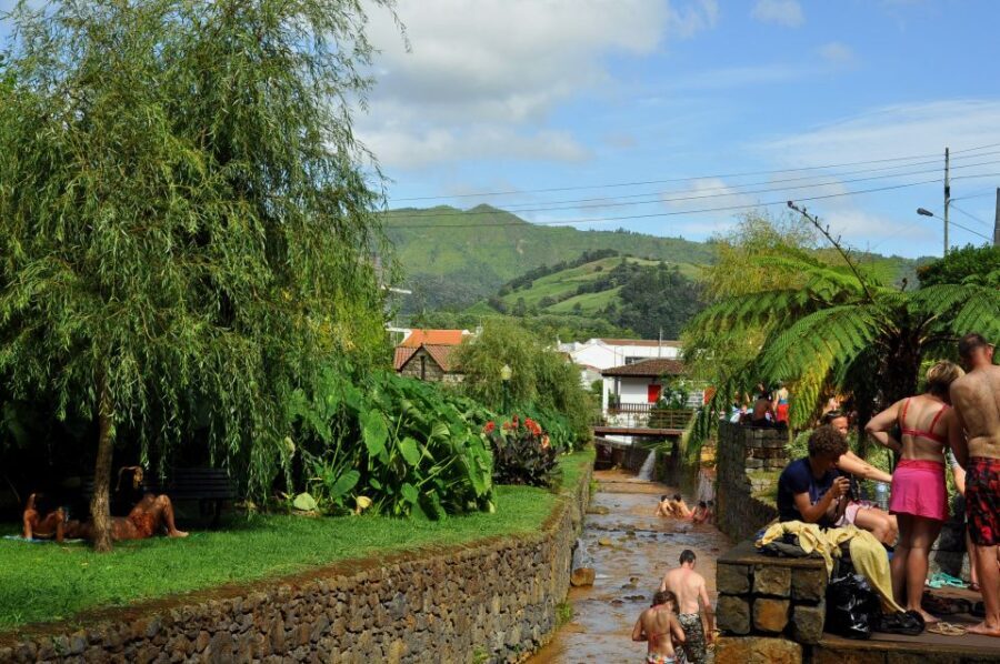 Furnas: Tea Plantations, Lake and Volcano Guided Tour - Exploring Furnas: Volcano, Hot Springs, and Caldeiras