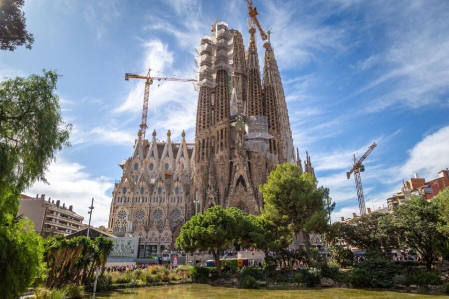 Gaudí Private Tour: Must-See Sites & Hidden Modernism Gems - What Makes This Tour Valuable?