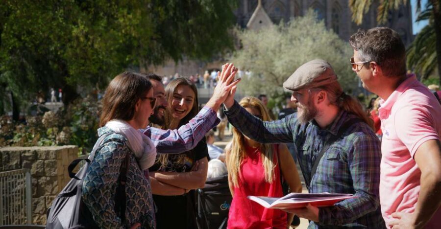 Gaudi UNESCO Highlights - 4h Small Group Bike Tour - The Experience in Detail