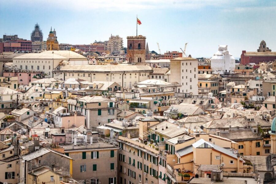 Genoa - Private Historic Walking Tour - Religious Marvels: Church of Jesus and San Lorenzo