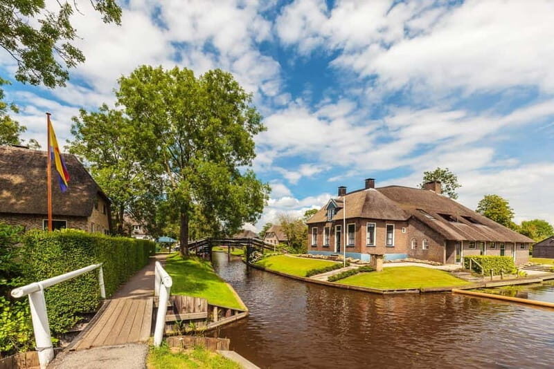 Giethoorn: Canal Cruise & lake Tour & Sightseeing Village - What the Reviews Say
