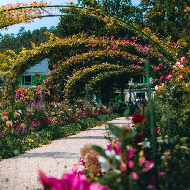 Giverny : Monet's house & Gardens Private tour from Paris - The Itinerary in Detail