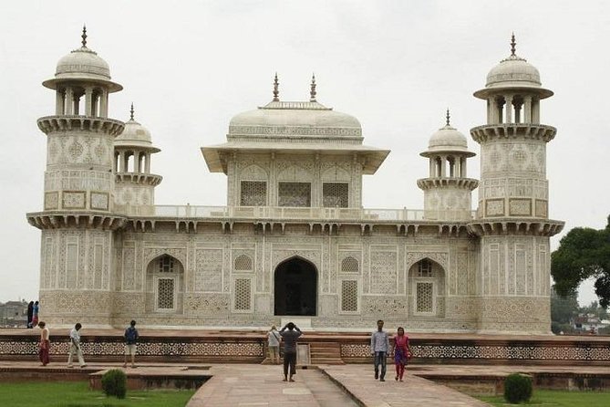 Golden Triangle Tour 5 Night 6 Days - Day 1: The Heart of Delhi