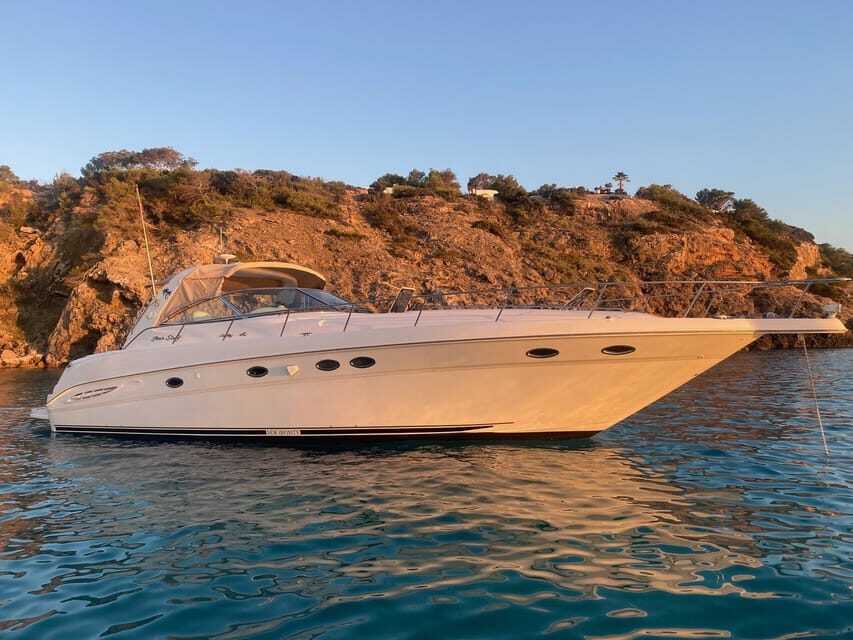 Gran Canaria: Excursion on private yacht with drinks, lunch and snorkeling - Transportation, Duration, and Group Size