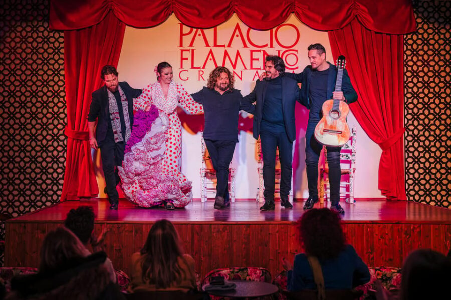 Granada: 1-Hour Traditional Flamenco Show at Palacio - What to Expect: An Hour of Passionate Flamenco