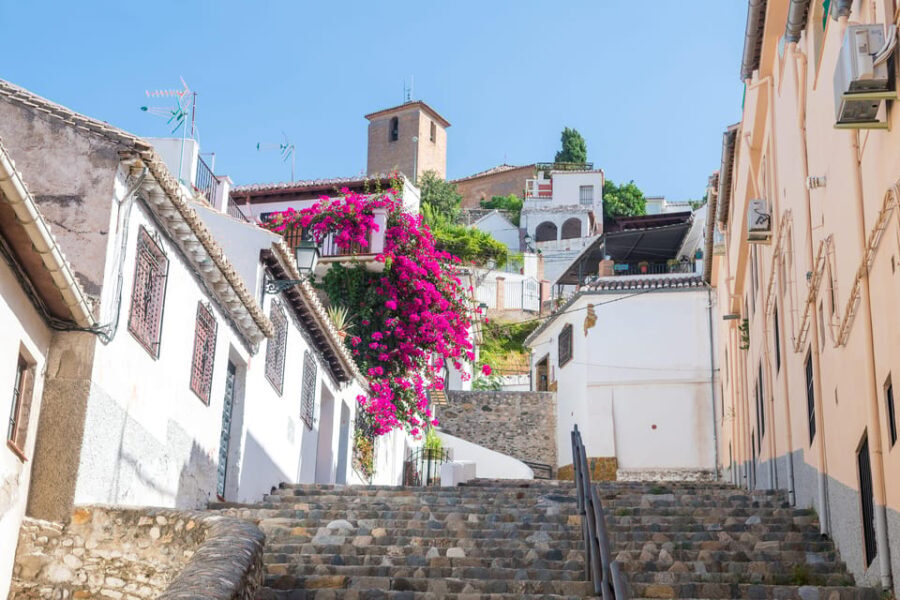 Granada: Albaicín and Sacromonte Guided Walking Tour - Who Will Enjoy This Tour?