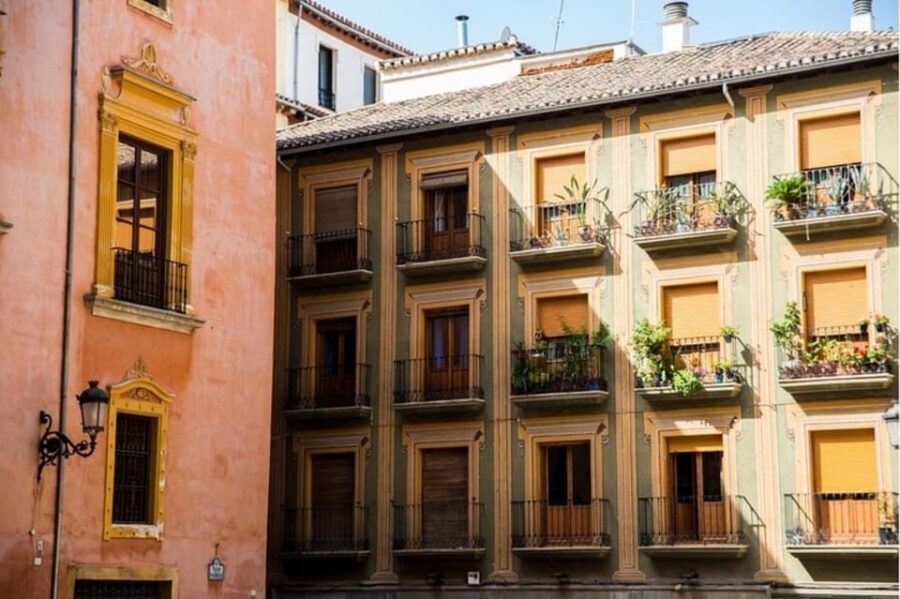 Granada : Albayzin and Sacromonte Walking Tour - Who Is This Tour Best For?