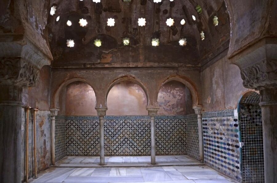 Granada: Alhambra and Nasrid Palaces Private Tour - The Itinerary: What Youll See and Do
