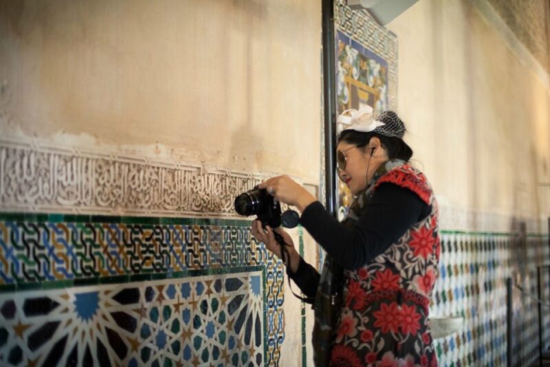 Granada: Alhambra and Nasrid Palaces Private Tour - Key Points