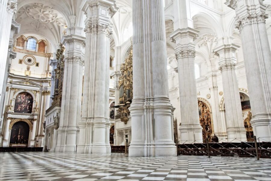 Granada: Cathedra&Royal Chapel & Albaicín skip the line Tour - What Makes This Tour Stand Out?