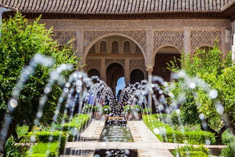 Granada: Gardens of the Alhambra and Generalife Regular Tour - Who Would Enjoy This Tour?